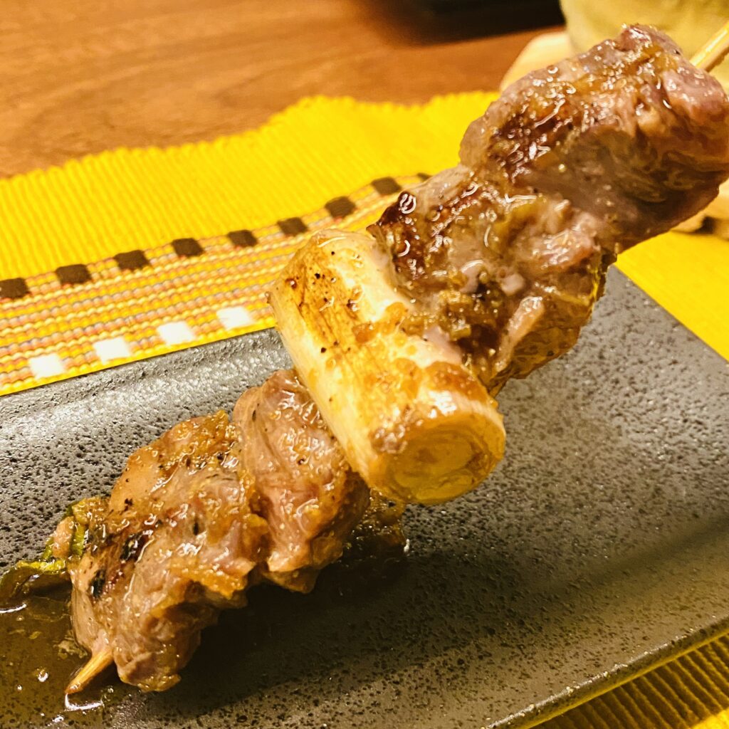 本町にある串焼きのお店「akanbee（アカンベエ）」がランチ営業を開始している／愛され慕われ46年！老舗店がランチ営業を始めた理由は息子を ...